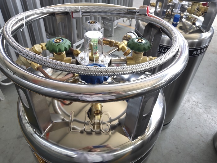 Cryogenic Liquid Cylinders